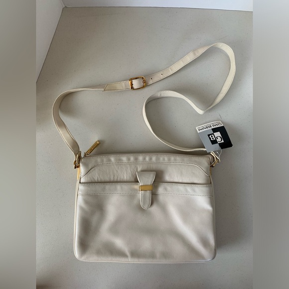 Giani Bernini | Bags | Giani Bernini Off White Ivory Leather Cross Body ...